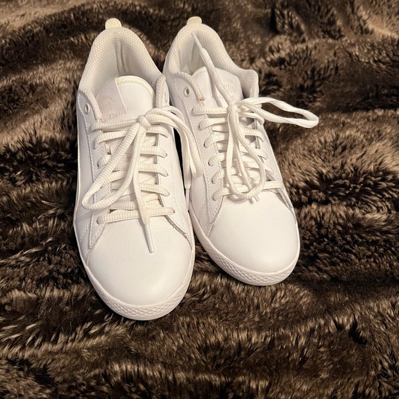 Puma | Shoes | Puma White Soft Foam Sneakers Worn Twice | Poshmark